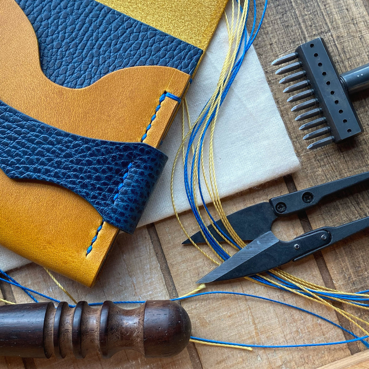 Luxe Minimalist Wallet - Quick Access - Yellow and Blue Dollaro ...